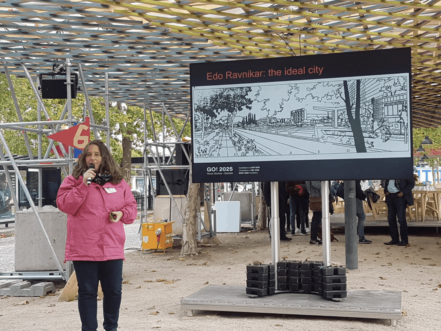 The Samsung QM98 - Red Event Production